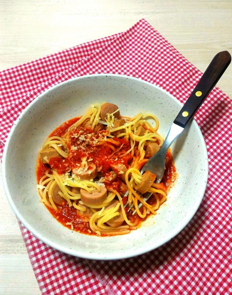 Macarrão Com Salsicha E Molho Especial Da Tia Lu Cozinhando Para 2 Ou 1