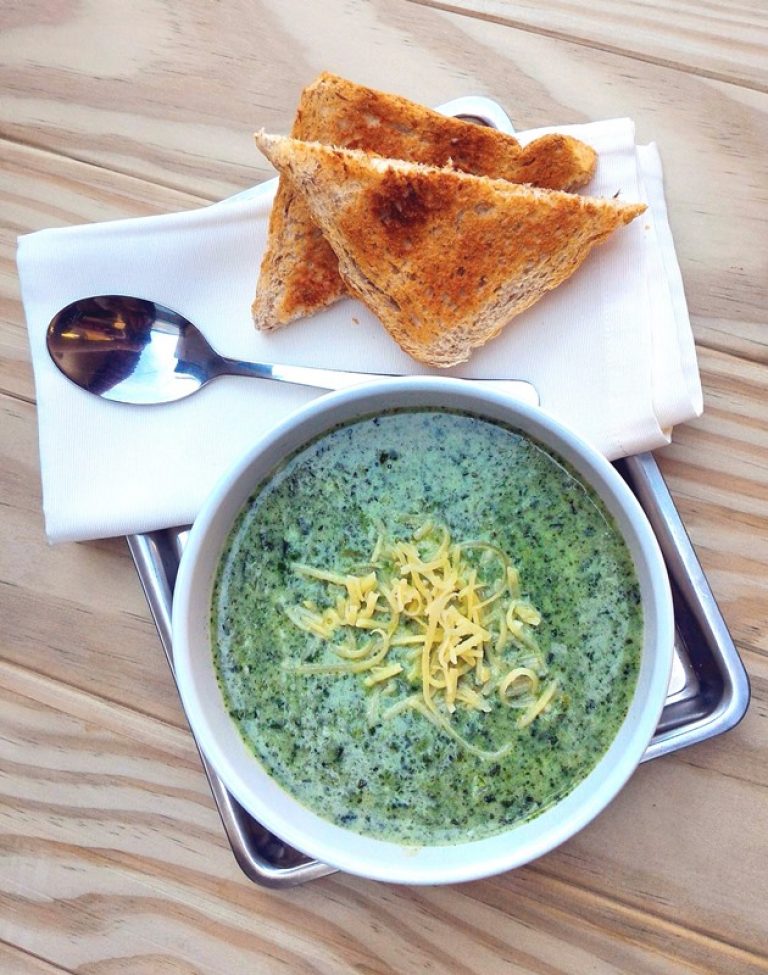 Sopa creme de espinafre super rápida – COZINHANDO PARA 2 OU 1